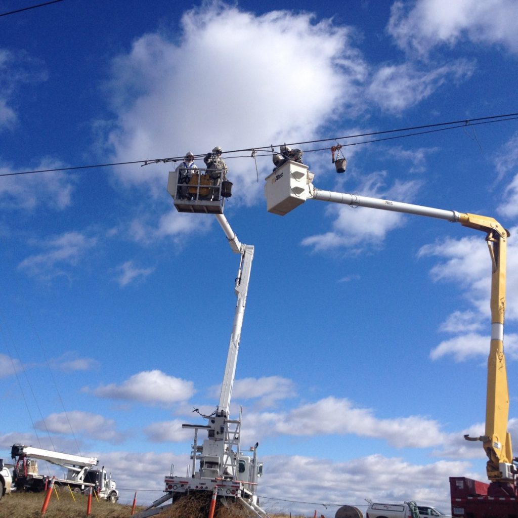Estevan 138kV Energized Line Construction to East Substation – Allteck